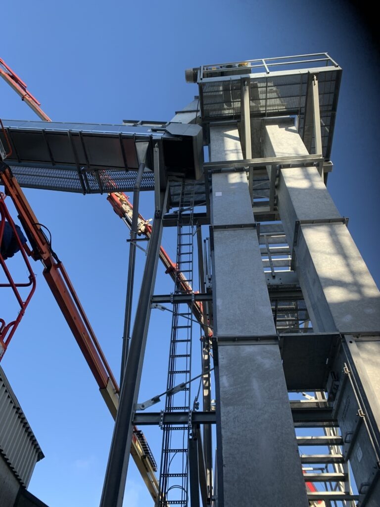 Bucket elevator - Simotec